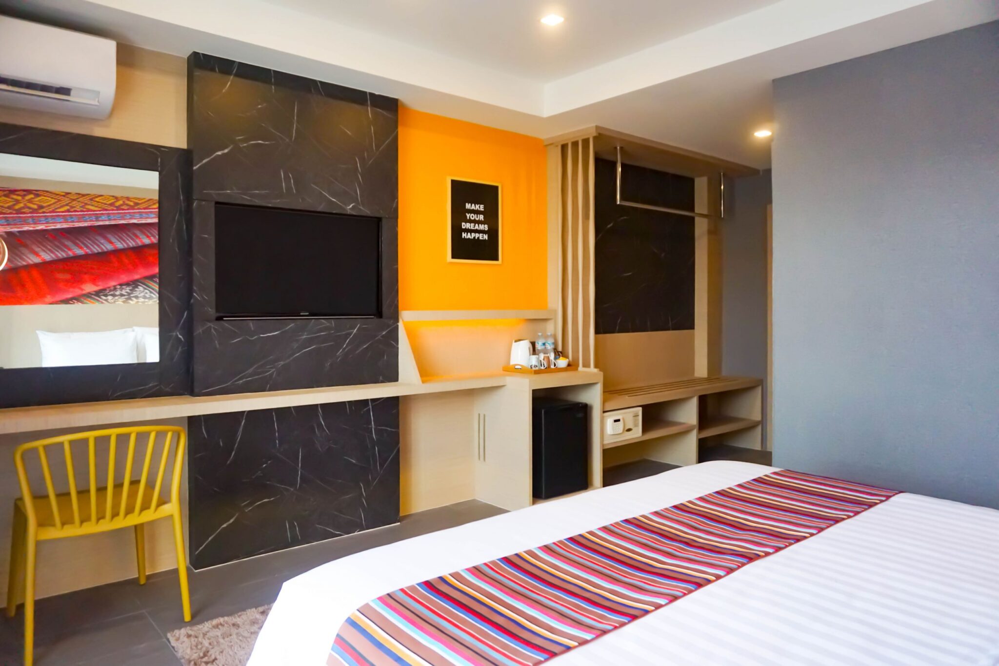 Suites & Rooms - GLOW Pattaya